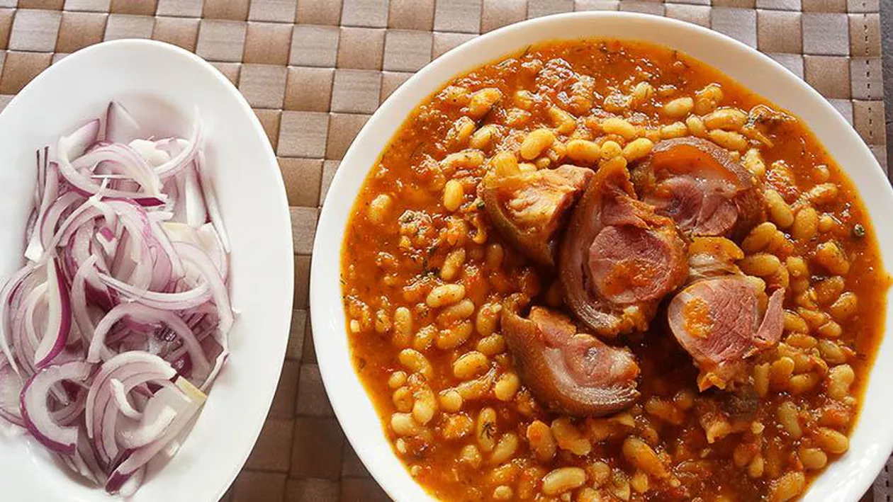 Rețetă tradițională românească de 1 decembrie: Fasole cu ciolan de porc ...