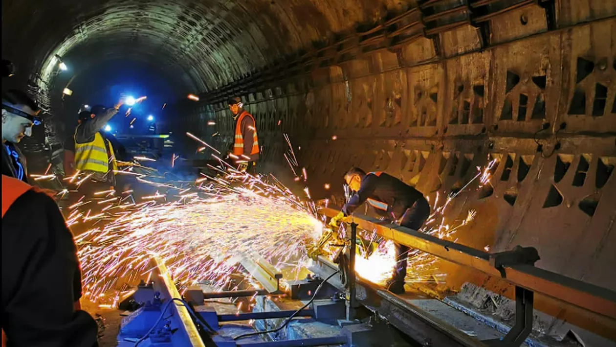 Metroul va circula cu 5 km/h între Romană și Piața Victoriei ...